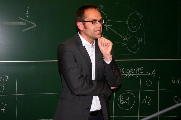 Veranstaltungen im Wintersemester 2012/13 - Institut für Philosophie